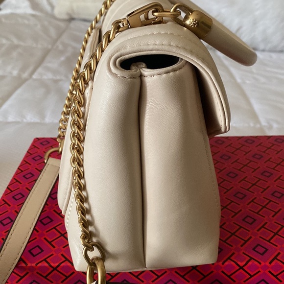 Tory Burch | Bags | Tory Burch Cream Quilted Shoulder Bag | Poshmark